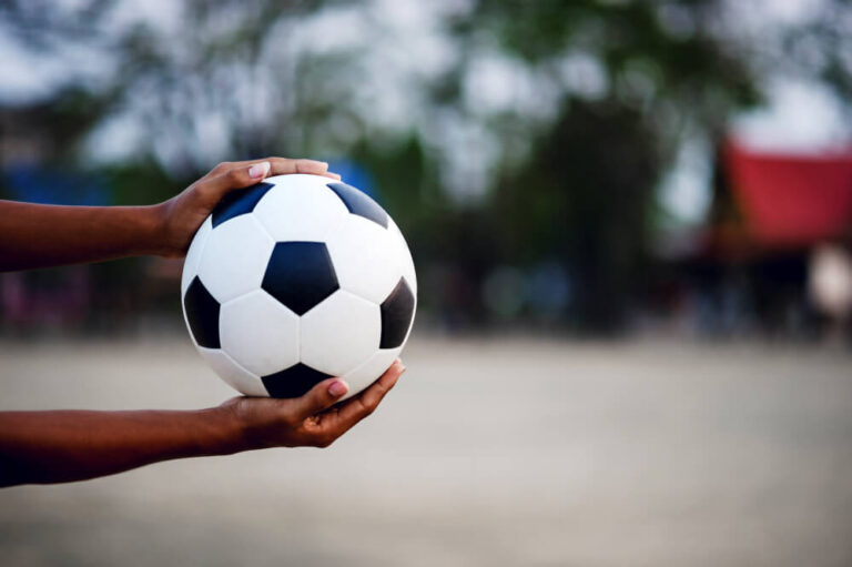 Hva er offside i fotball? | Les svaret her